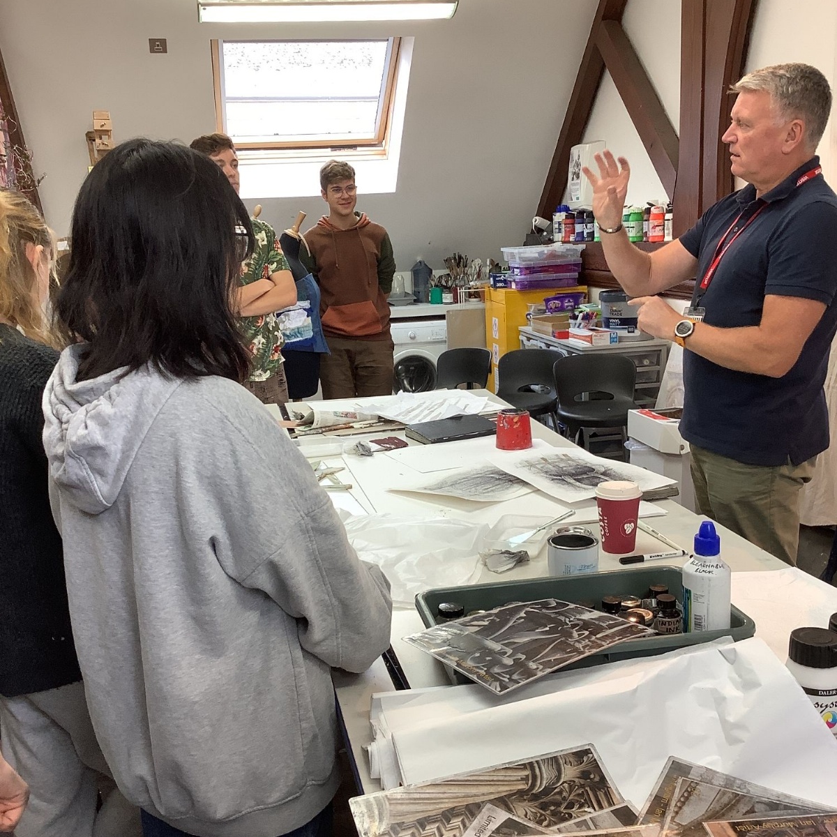 Visiting Artist Ian Murphy shares his drawing techniques