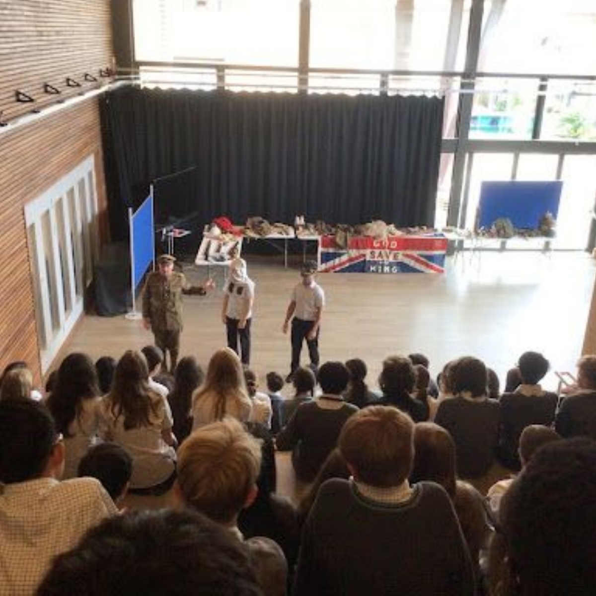 Corporal Knight brings WW1 to life for Year 9